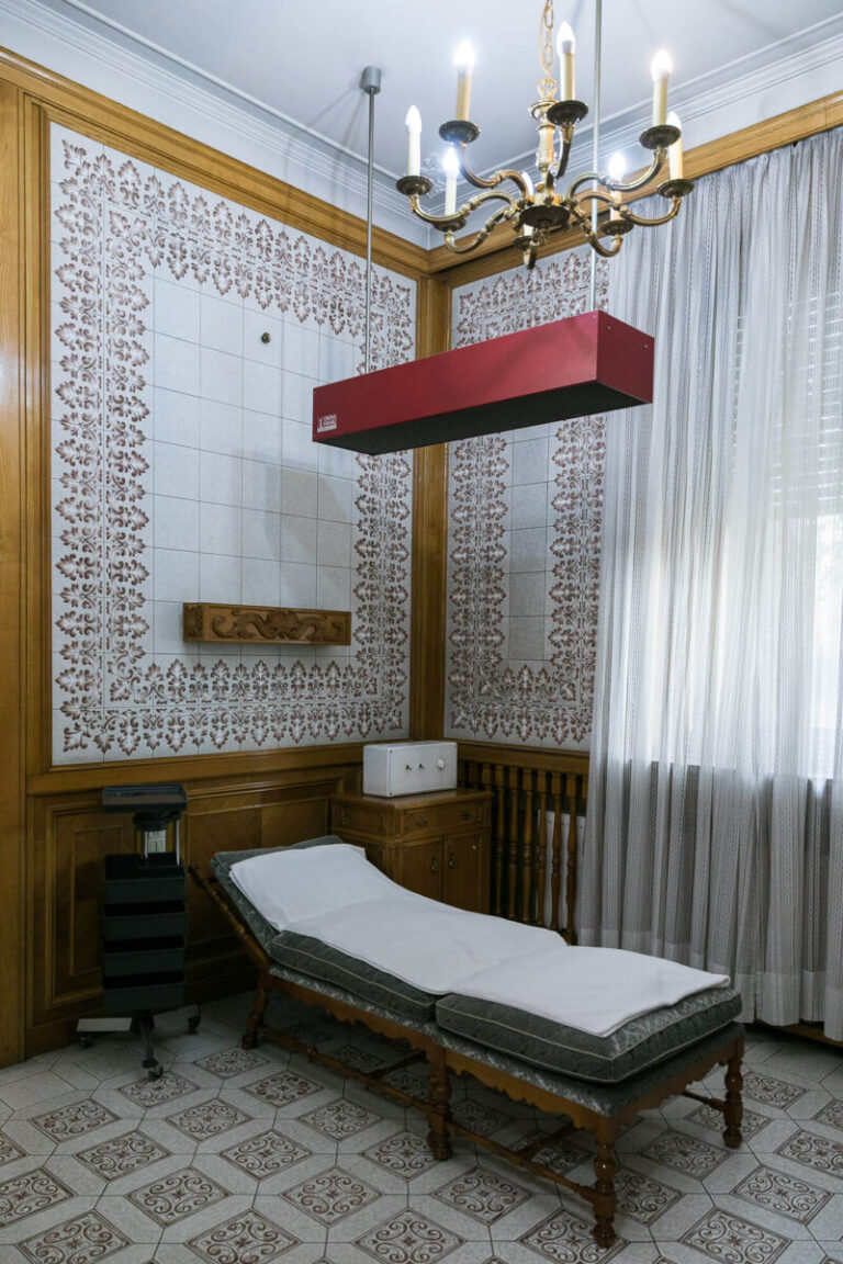 Muzeul Casa Ceaușescu - Descoperă Obiectivul Turistic
