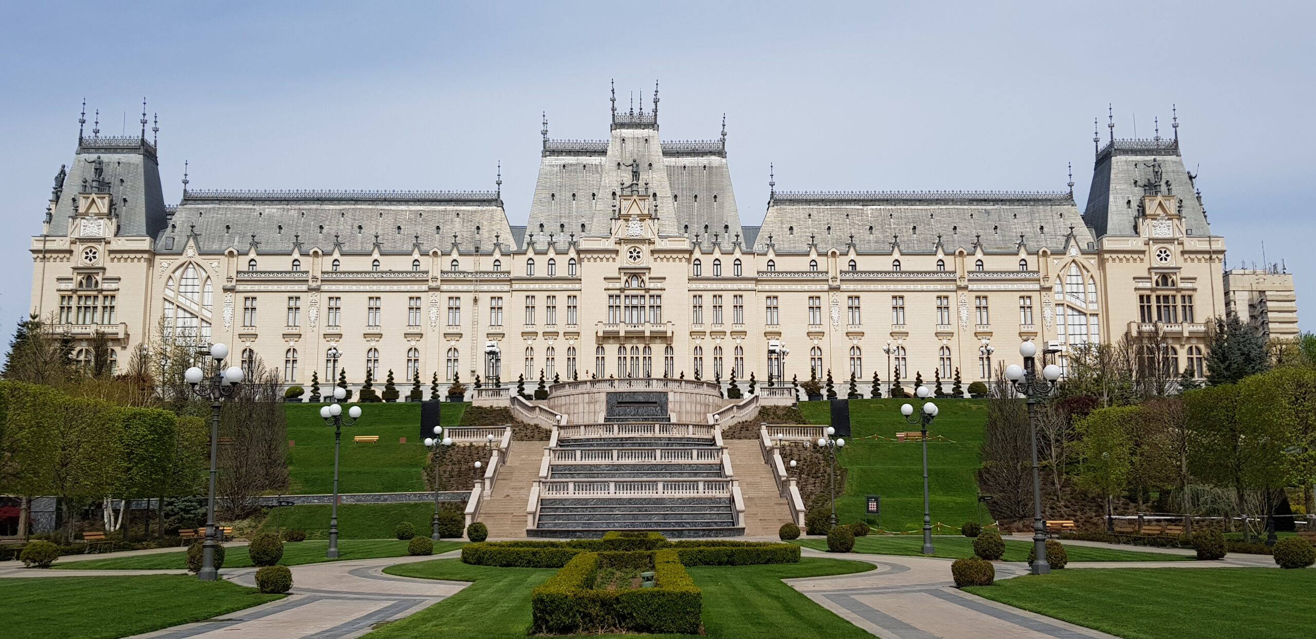 Palatul Culturii - Descoperă Obiectivul Turistic